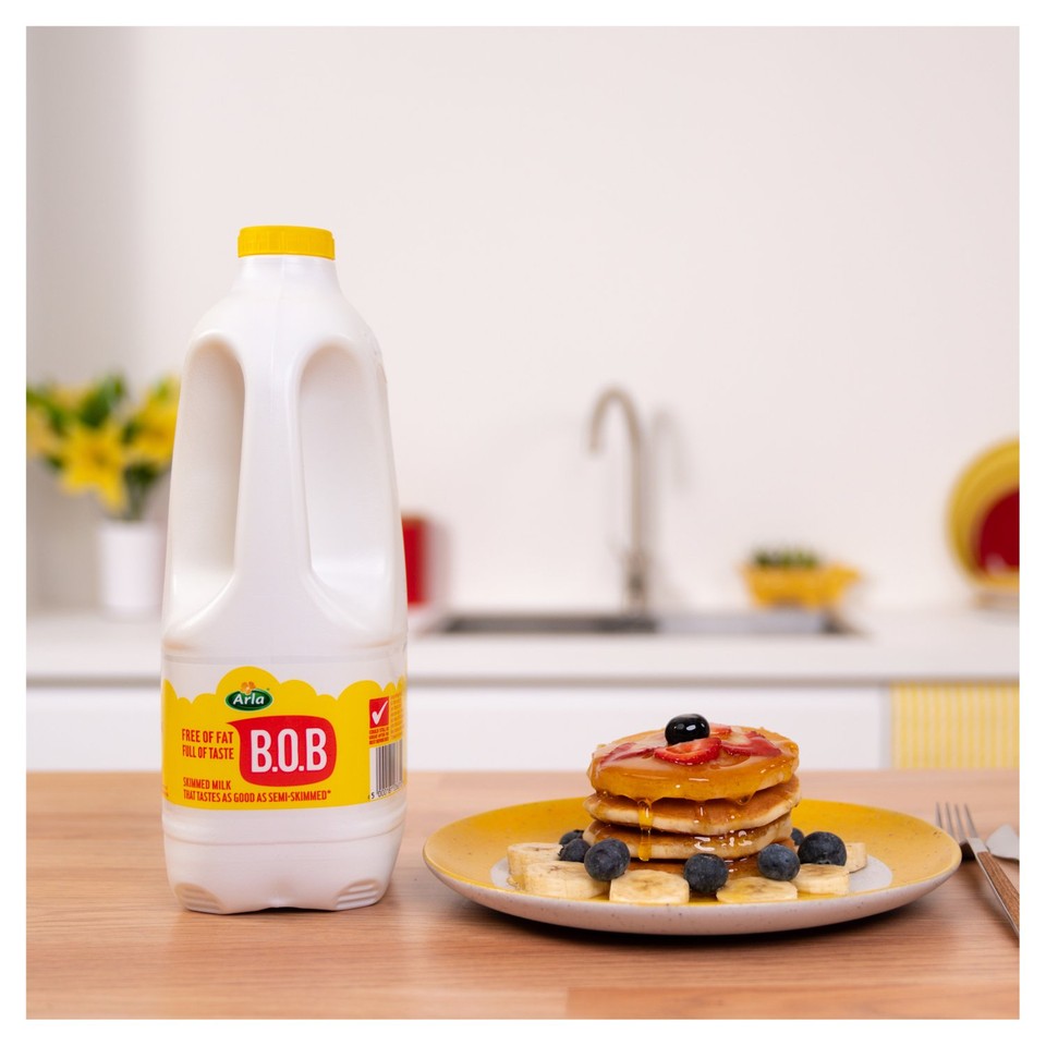 Arla BOB Skimmed Milk Tastes like Semi Skimmed 2L - Morrisons Online ...