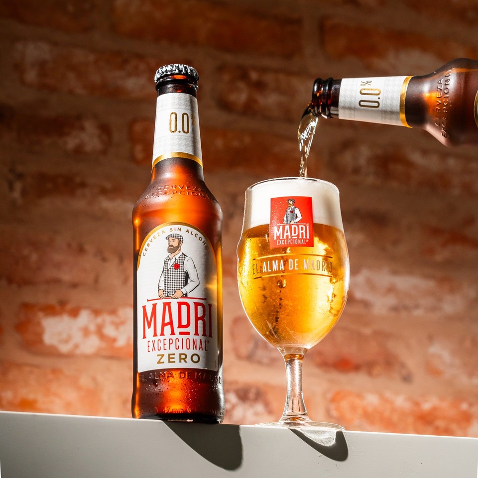 Madri Excepcional Zero Premium Alcohol Free Lager Beer Bottles 4x330ml ...