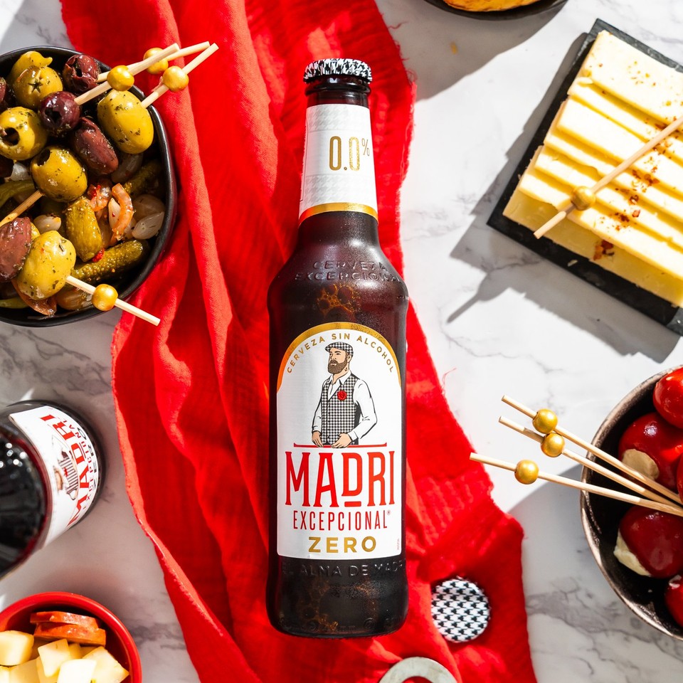 Madri Excepcional Zero Premium Alcohol Free Lager Beer Bottles 4x330ml ...