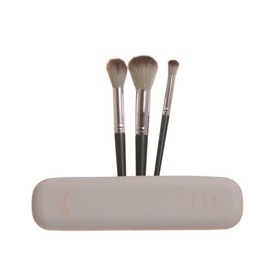 Danielle Creations Travel Make-Up Brushes With Silicone Cover ...